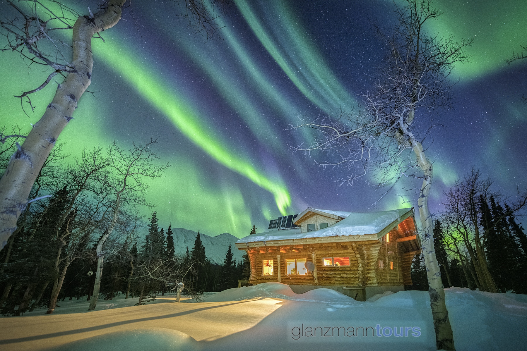 Winter Getaway - Northern Lights - Glanzmann Tours Yukon Canada
